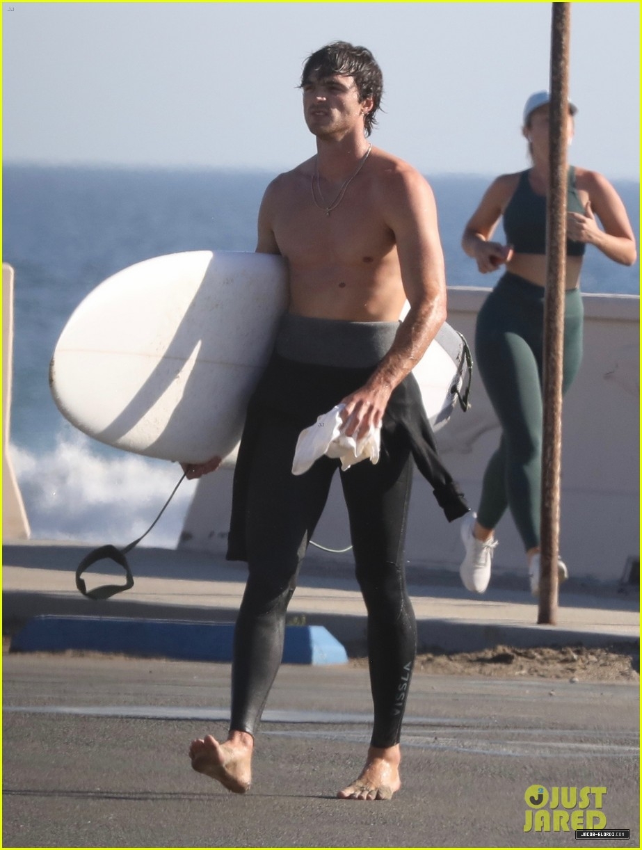 October 27 - Surfing in Malibu - jecom 281729 - Jacob Elordi Web ...